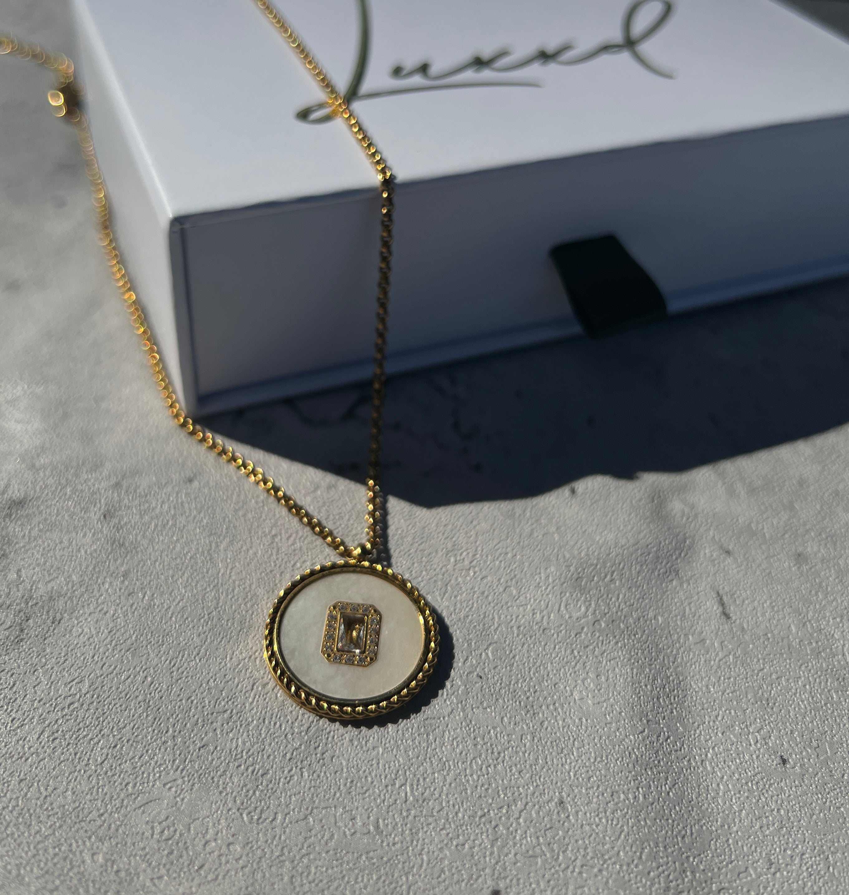 Shell Medallion – Luxxd Jewelry